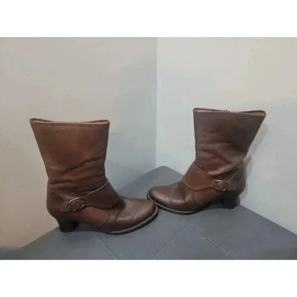 Born | Shoes | Born Leather Boots Brown Womens Sz 75 Stacked Heel ...